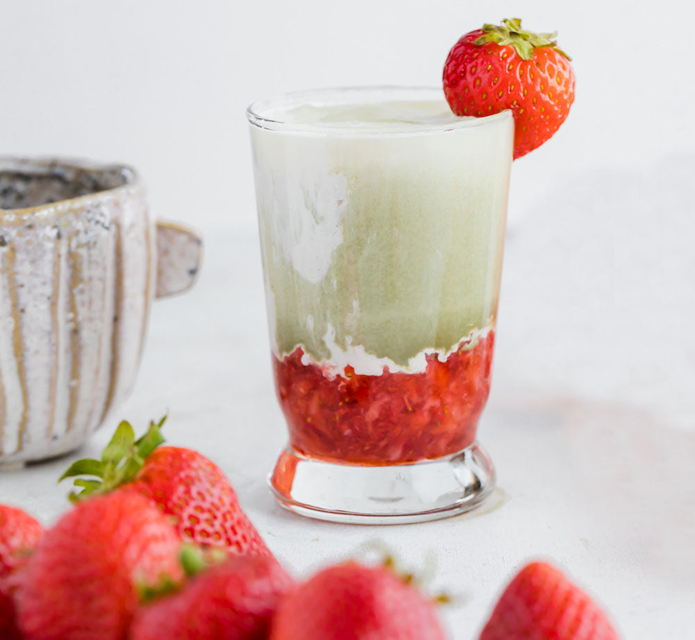 Easy Strawberry Matcha Latte Drink made with Sugar Free Jam – ChocZero